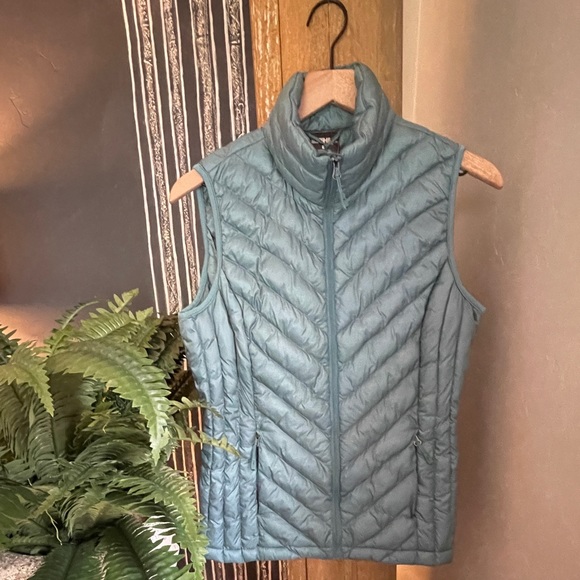 Jackets & Coats | Sold Ws New Ultra Light Puff Vest Sz M | Poshmark